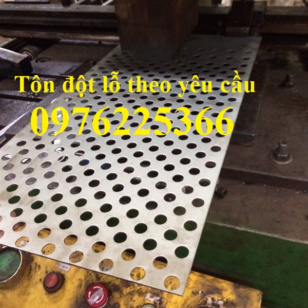 Tấm kim loại đột lỗ